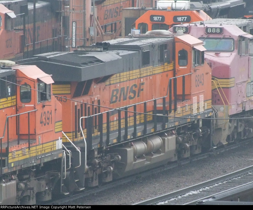 BNSF 6843